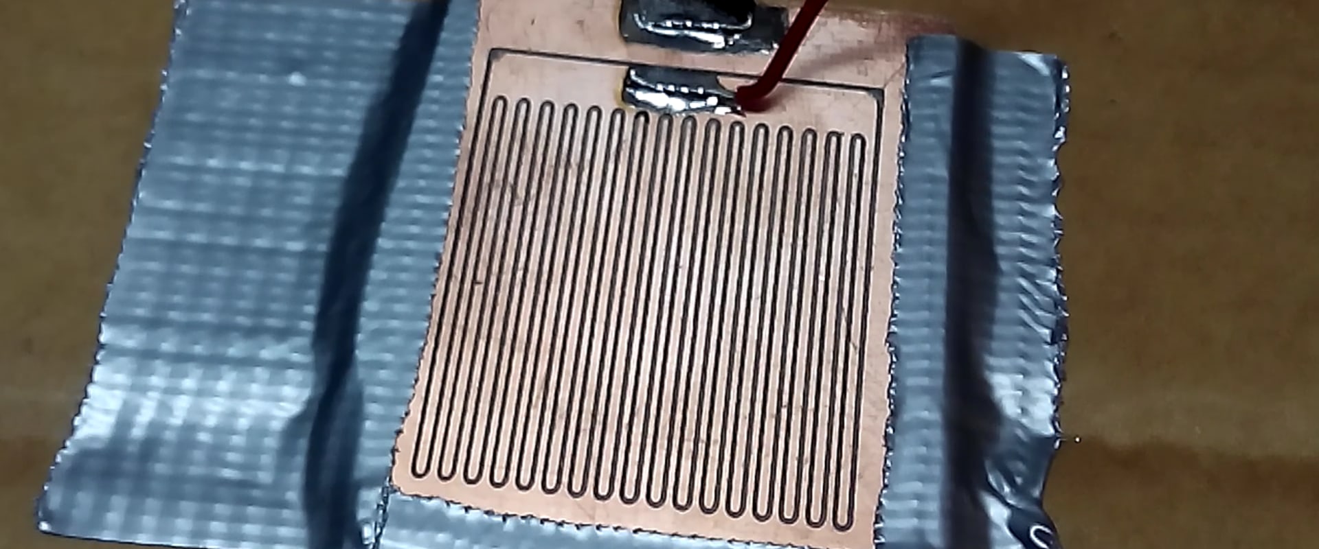 What is the working of ionization chamber?